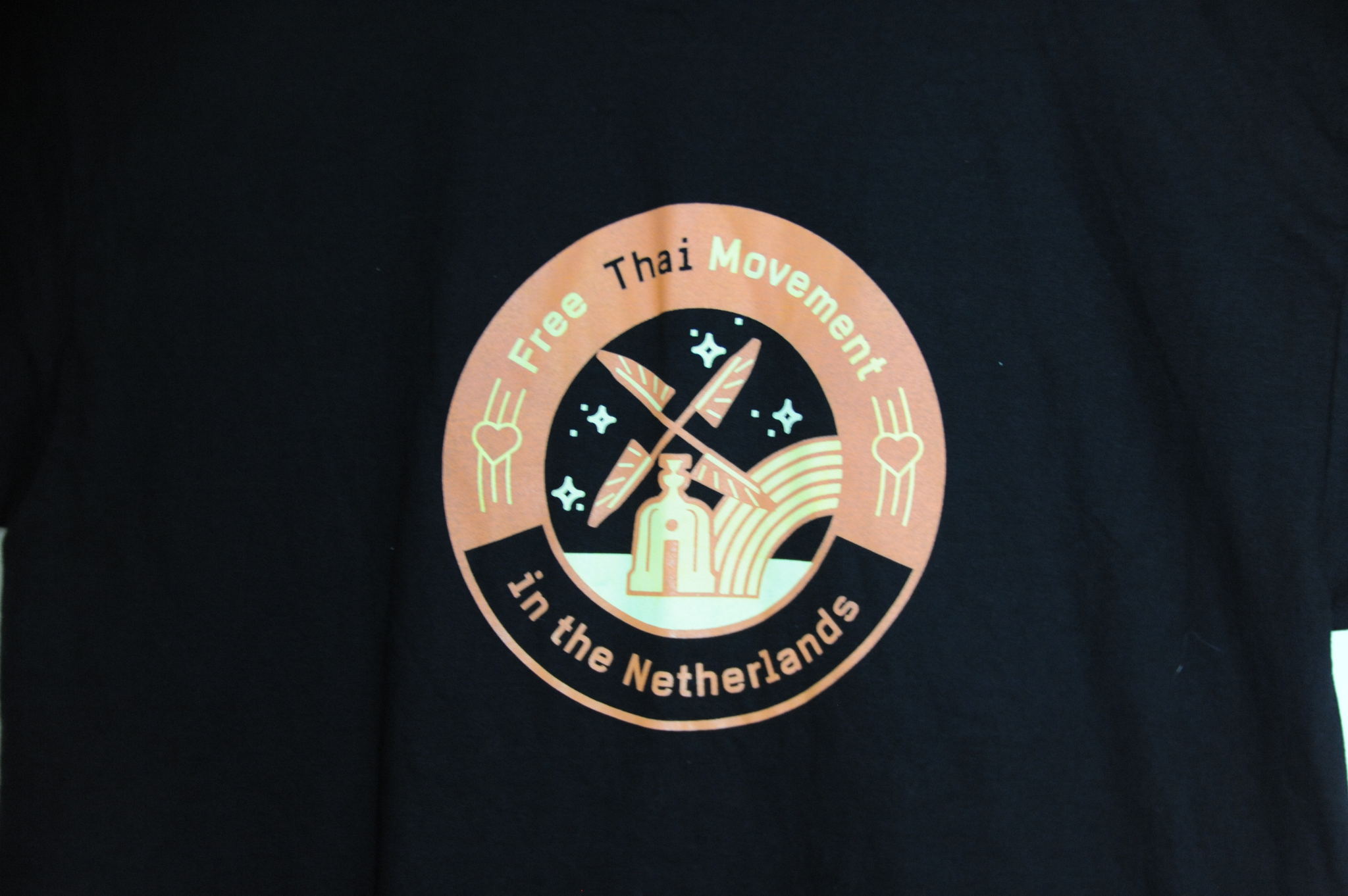 เสื้อ: Free Thai Movement in Netherlands | พิพิธภัณฑ์สามัญชน